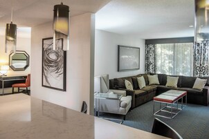 Televisor de ecrã plano de 42 polegadas com canais por cabo, televisor 