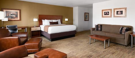 Suite, 1 cama king-size, não fumadores, micro-ondas | 1 quarto, ferro/tábua de engomar, camas desdobráveis, Wi-fi grátis