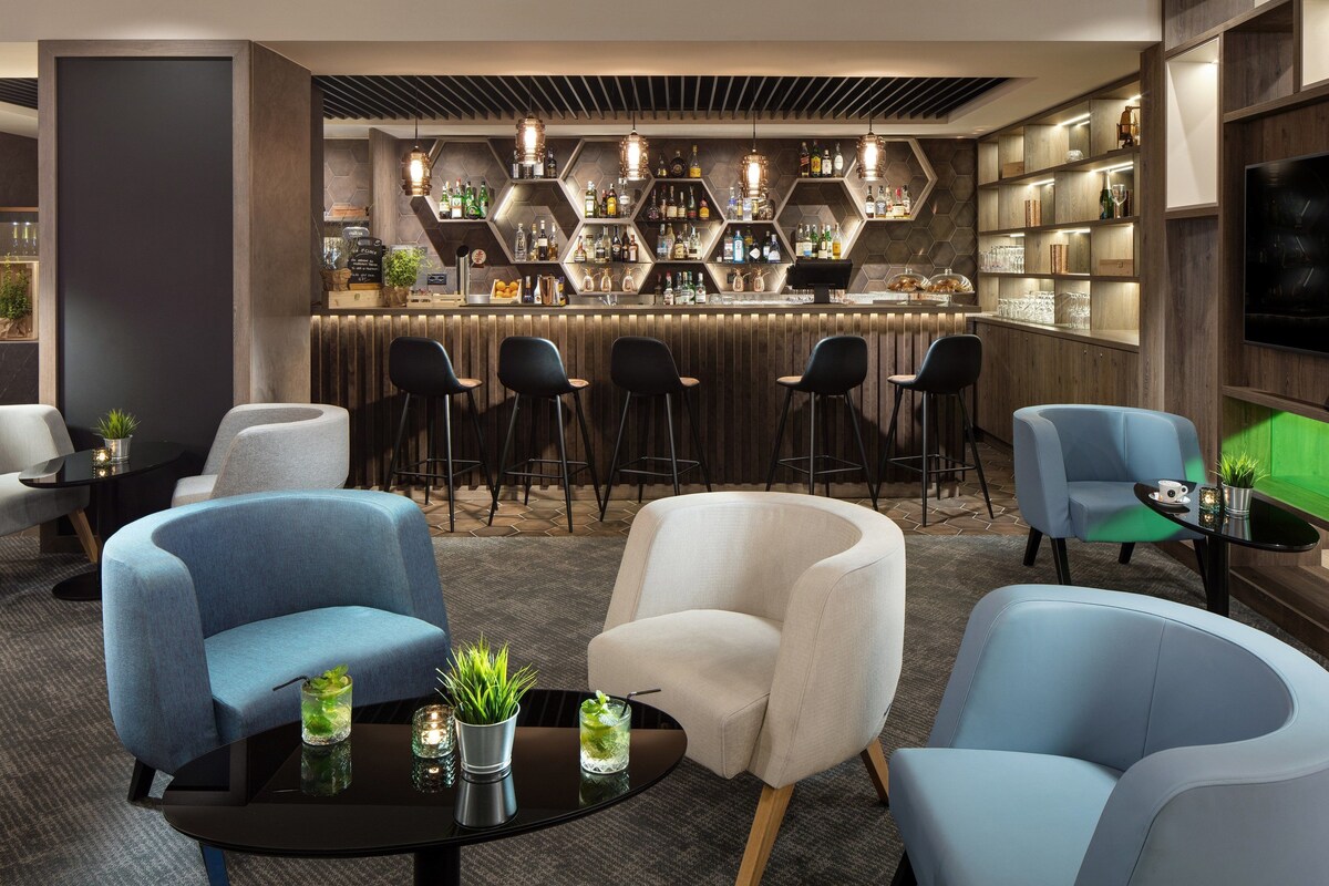 Holiday Inn Rome- Eur Parco Dei Medici, an IHG Hotel Reviews, Deals ...