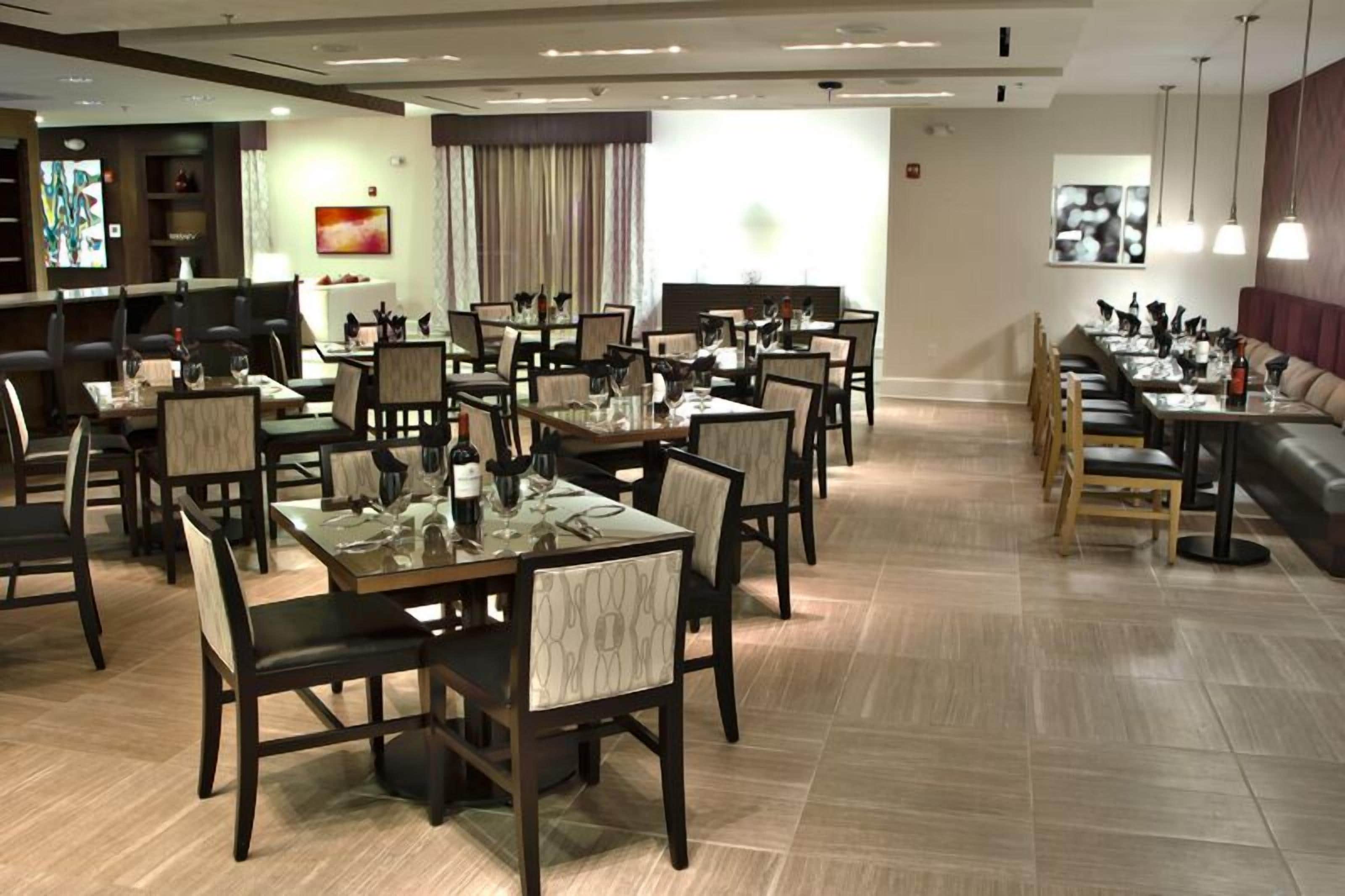 Pequeno-almoço preparado no momento mediante uma taxa 