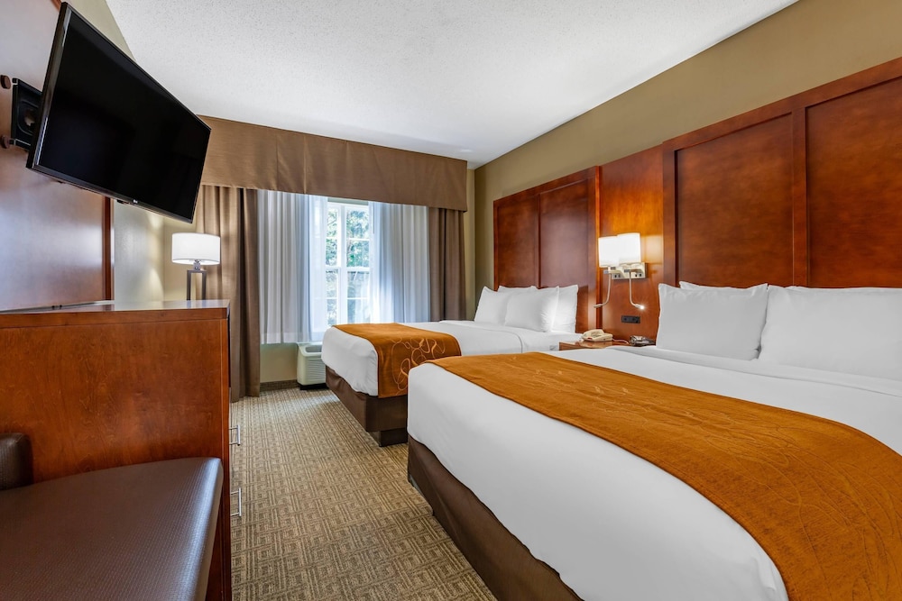 Comfort Suites Marquette - Marquette, MI