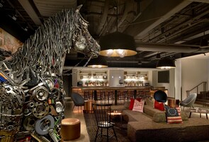 2 bares/lounges, este bar no terraço do hotel 