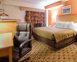 Ferro/tábua de engomar, Wi-fi grátis, roupa de cama fornecida 