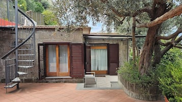 Apartamento superior, 2 quartos | Terraço/pátio
