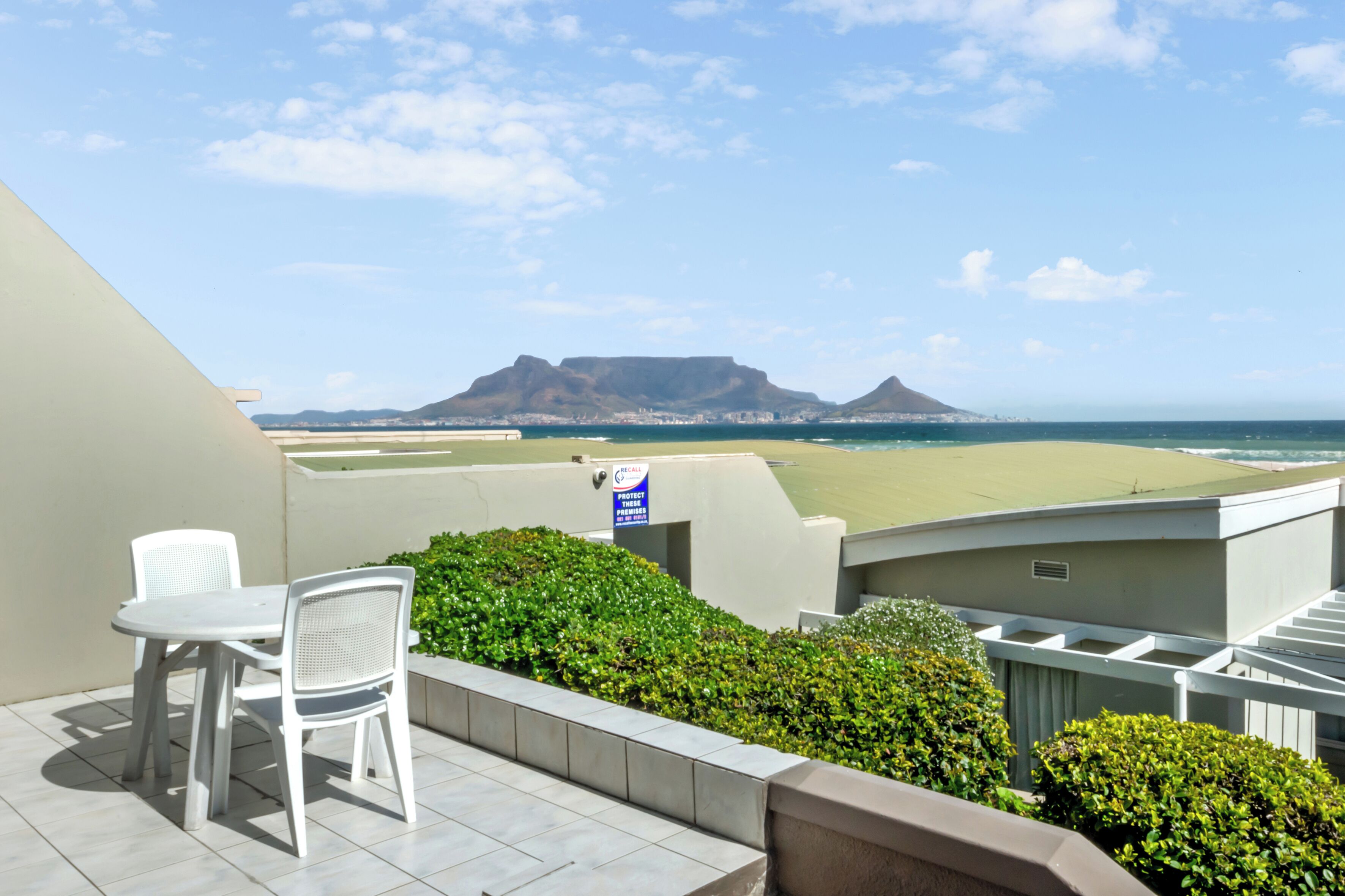 Quarto, vista para o mar | Vista para a montanha