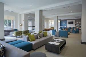 Área de estar no saguão