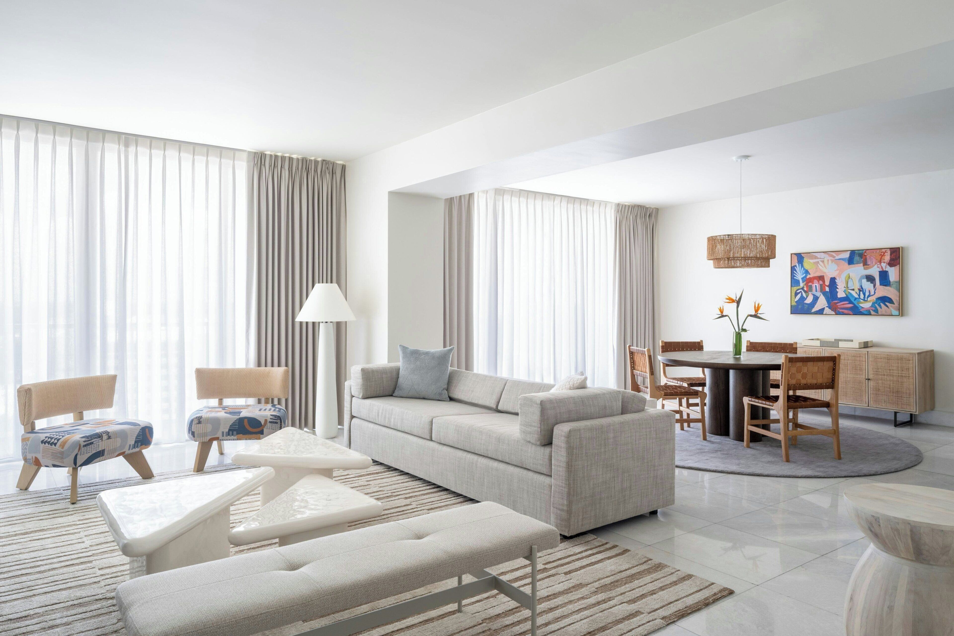 TV LCD 47 polegadas com canais a cabo, TV, filmes pagos