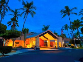 Fachada da propriedade à noite