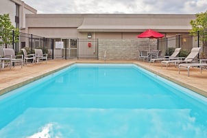 Piscina exterior sazonal