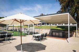 Área para churrascos e piqueniques