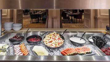 Pequeno-almoço inglês diário (16.50 GBP por pessoa)