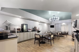 Café da manhã completo grátis