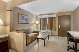 Quarto Standard, 1 cama king-size, não fumadores, frigorífico e micro-ondas (Oversized Room) | Secretária, secretária adequada para computadores portáteis 