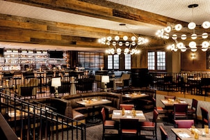 2 restaurantes, pequenos-almoços servidos