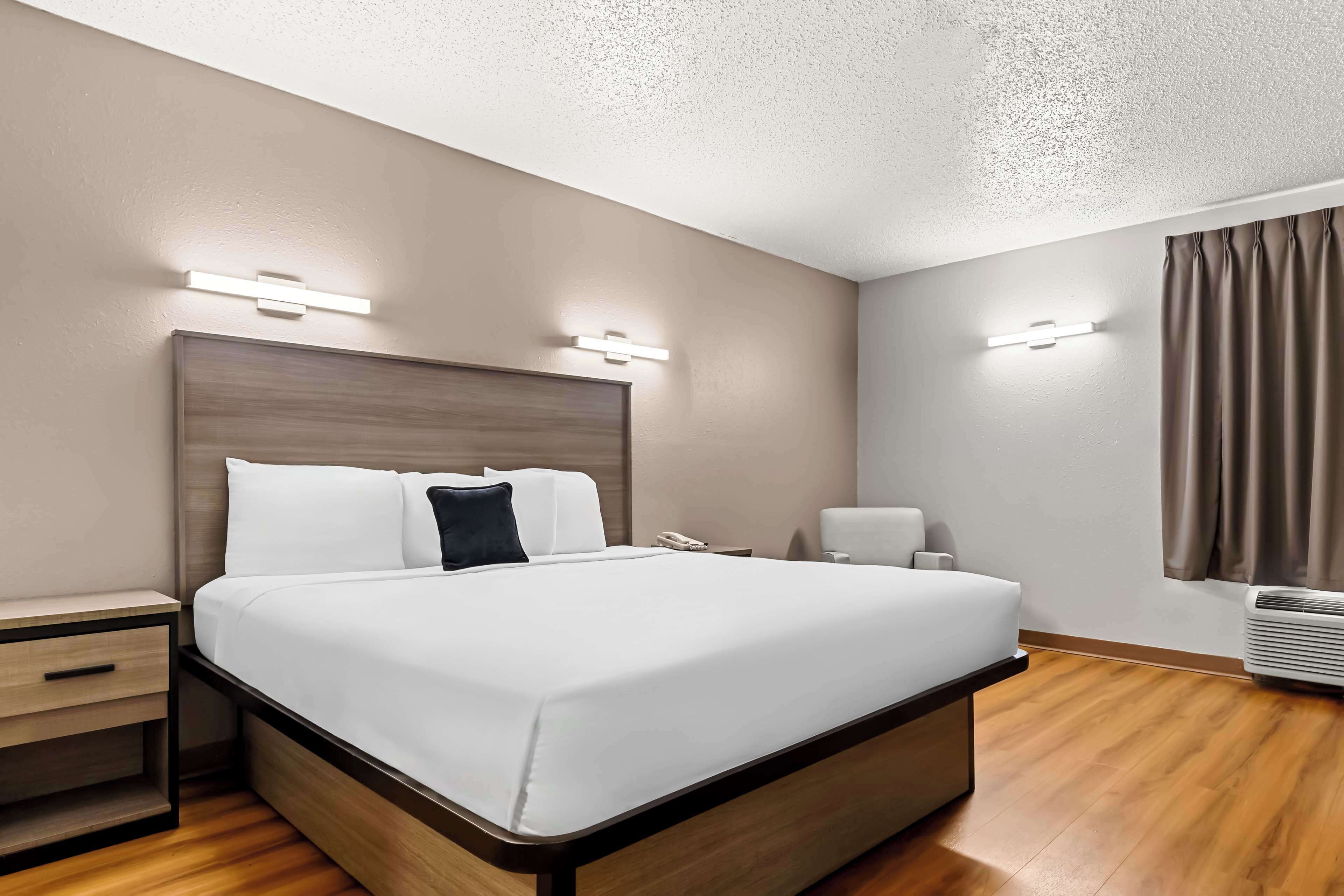 Cortinas/cortinados opacos, Wi-fi grátis, roupa de cama fornecida 