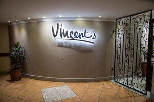 2 restaurantes, pequenos-almoços servidos 