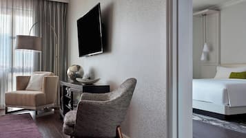 Smart TV, Netflix, dock para iPod, filmes pagos