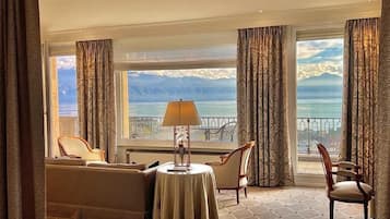Suite, vista para o lago | Vista do quarto