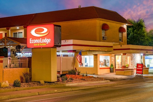 Econo Lodge Inn & Suites Durango -