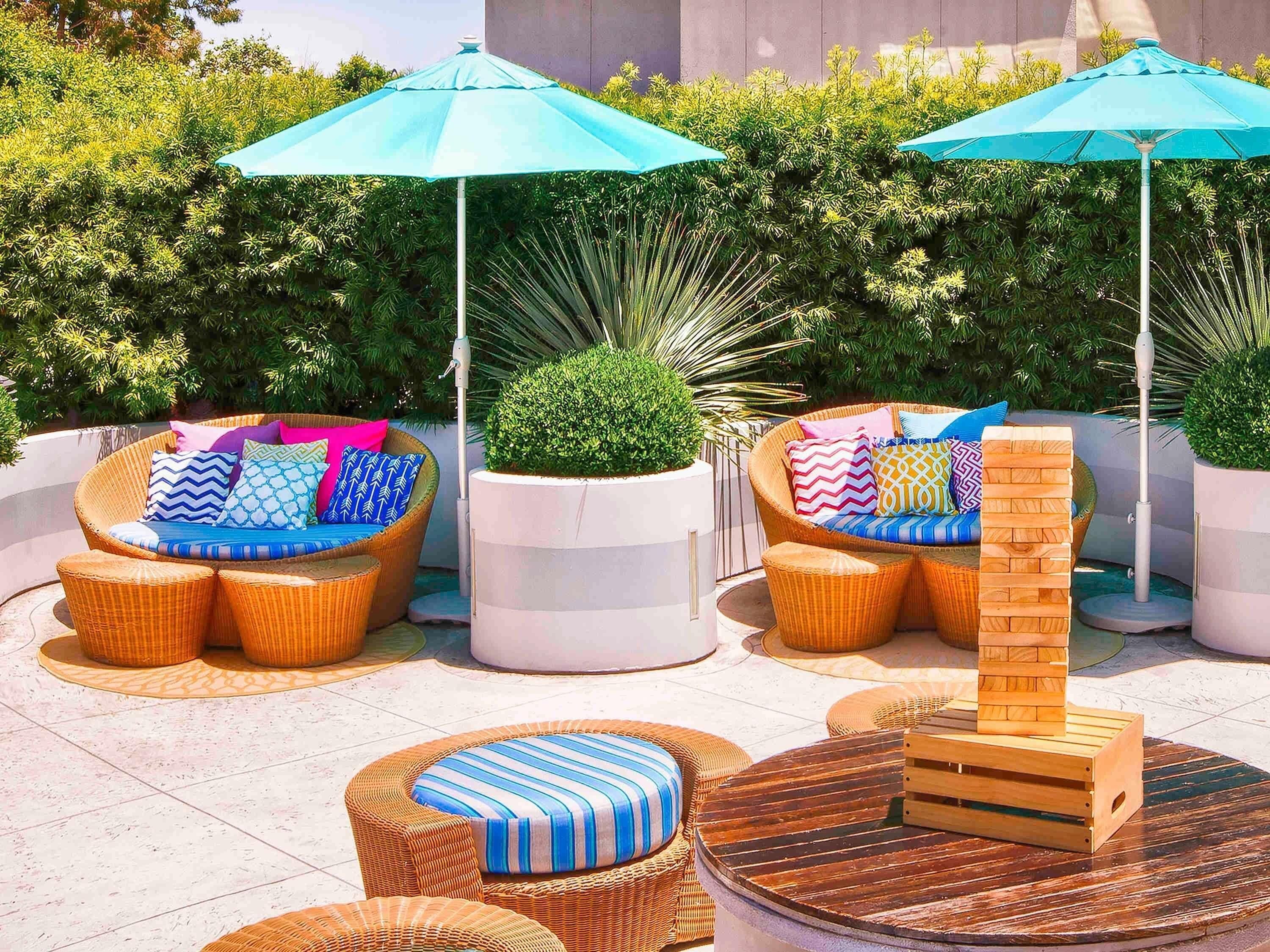 Piscina exterior, da(s) 06:00 à(s) 21:00, espreguiçadeiras 