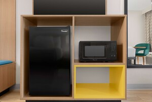 Camas de colchão pillowtop, cofre no quarto, secretária 