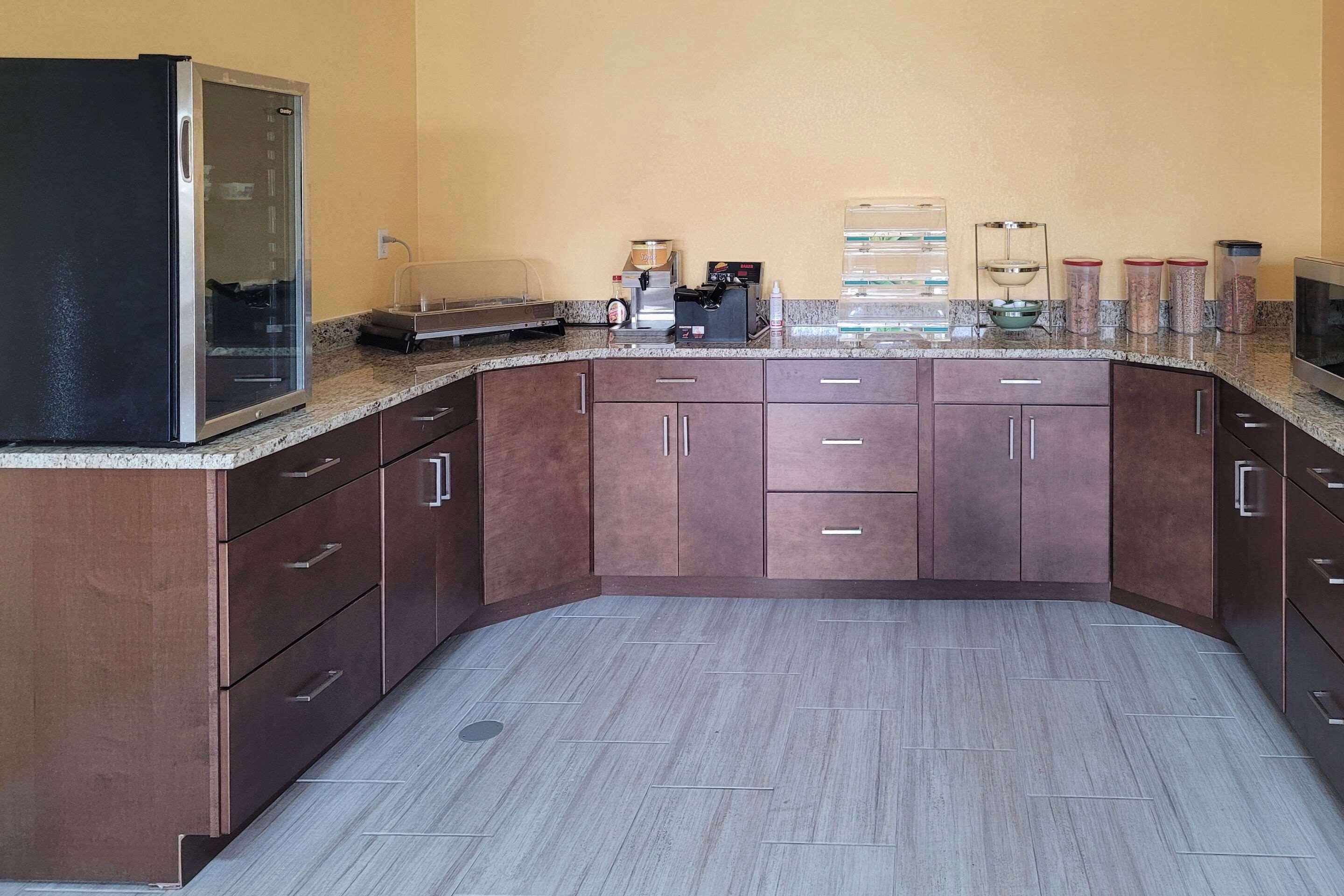 Café da manhã com buffet grátis todos os dias