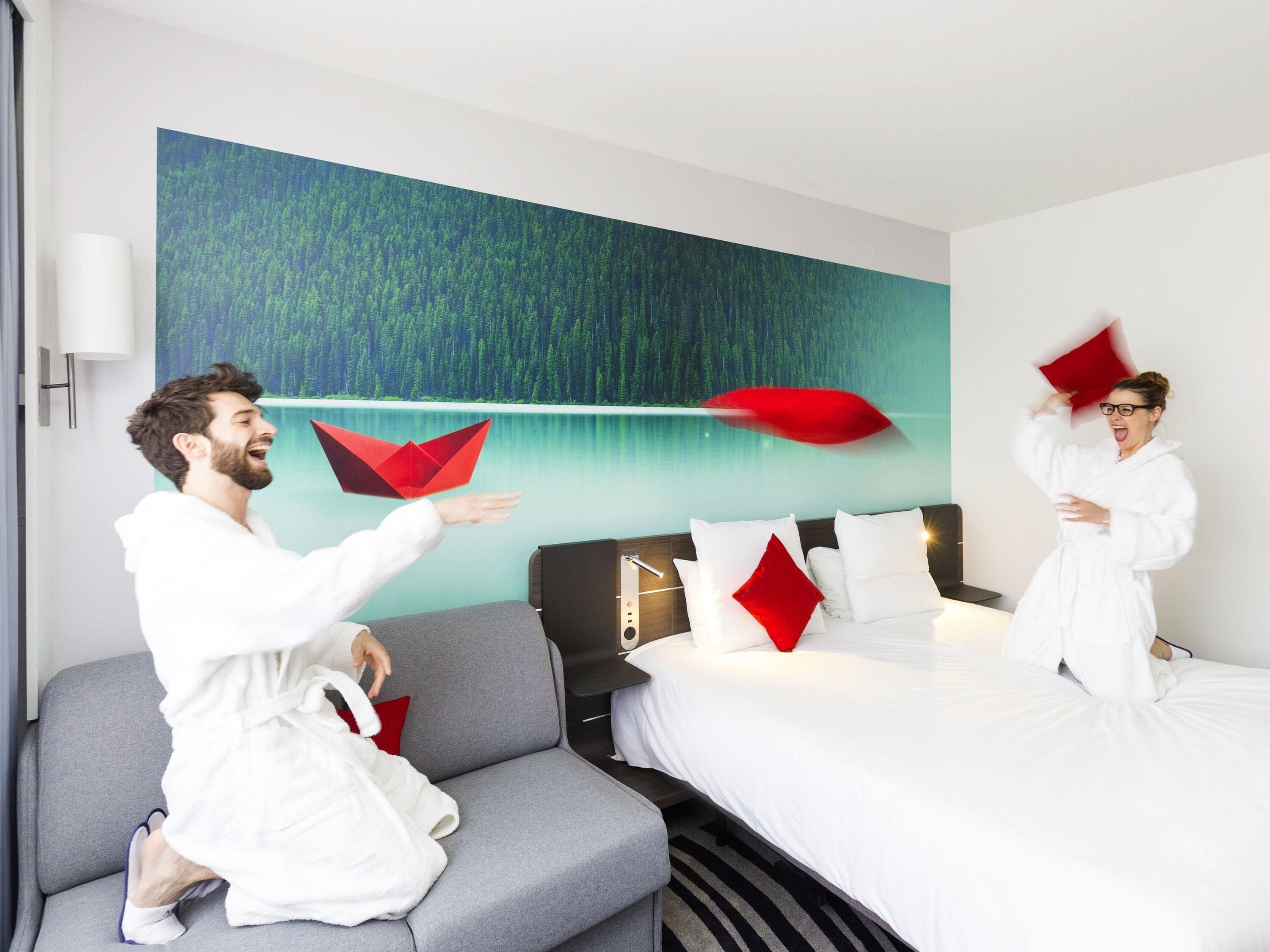 Quarto Superior, 1 cama queen-size e sofá-cama | Roupa de alta qualidade, camas de colchão pillowtop, minibar 