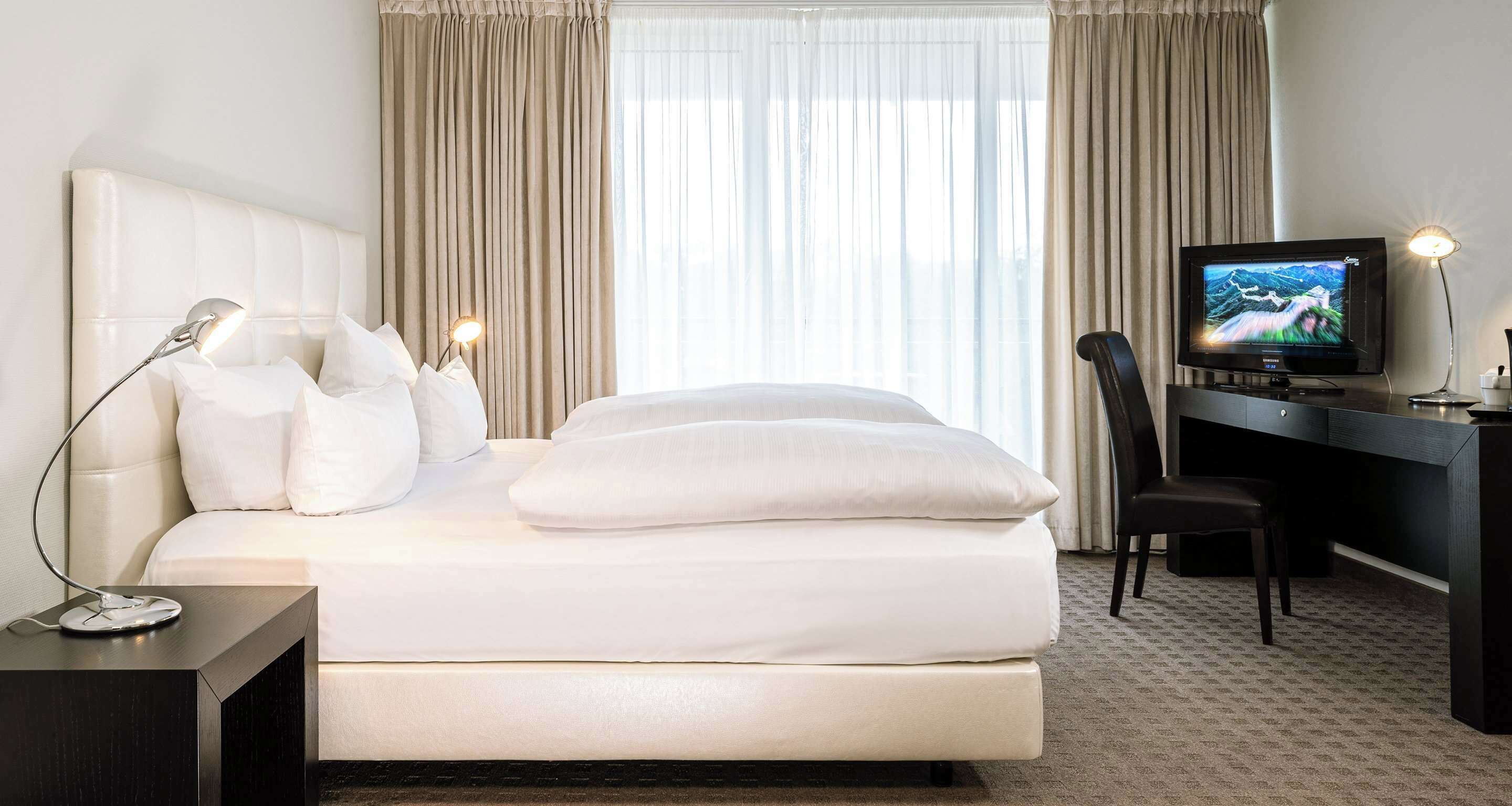 Quarto Superior, 1 cama de casal | Roupa de alta qualidade, cofre no quarto, secretária 