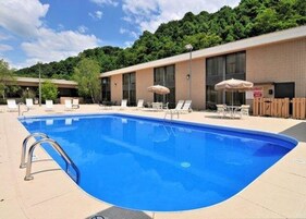 Piscina exterior sazonal 
