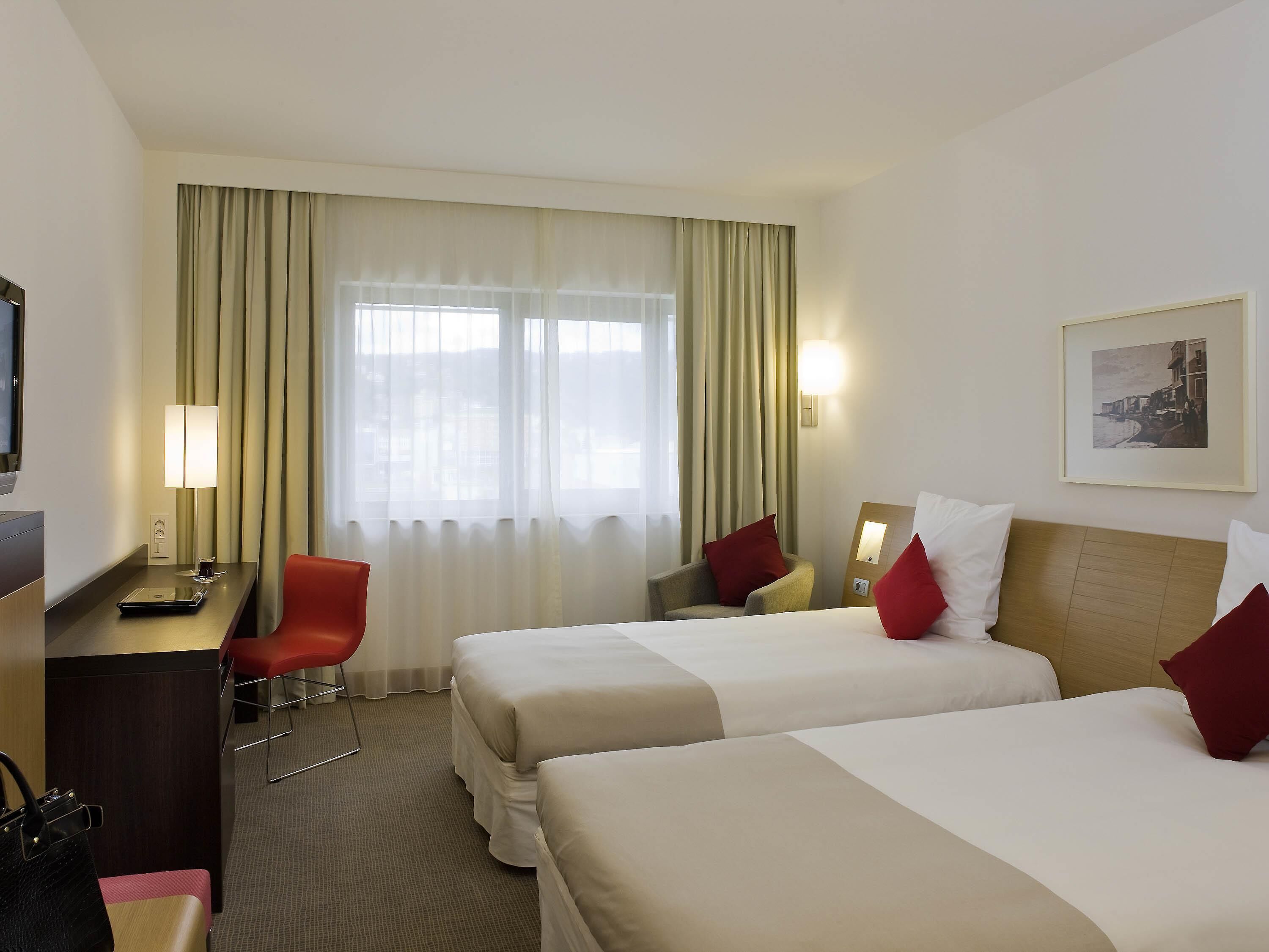Quarto Superior, 2 camas individuais | Minibar, cofre no quarto, secretária 