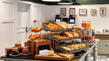 Café da manhã com buffet todos os dias mediante uma taxa