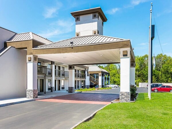Farragut Inn & Suites - Oak Ridge, TN