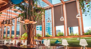 2 restaurantes, pequenos-almoços servidos, cozinha asiática 