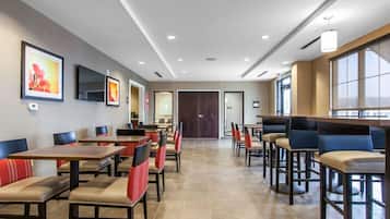 Pequeno-almoço completo diário incluído