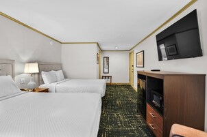 Renovated Room, Two Double Beds, Second Floor | Roupa de alta qualidade, camas de colchão pillowtop 