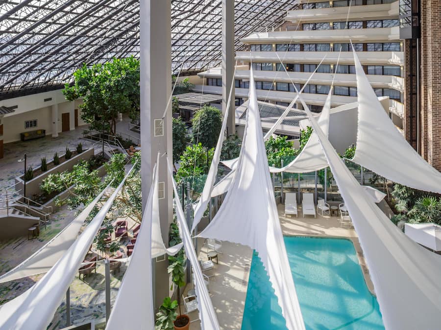 Piscina interior, da(s) 7:00 à(s) 22:00, espreguiçadeiras