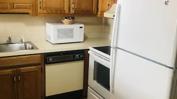 Suíte superior | Cozinha privada | Geladeira, micro-ondas, cafeteira/chaleira