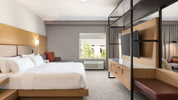 Suite-Estúdio, 1 cama king-size | Roupa de alta qualidade, cofre no quarto, secretária
