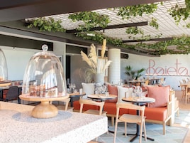 Pequenos-almoços, almoços, jantares servidos, cozinha italiana