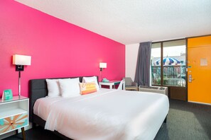 Quarto Deluxe | Camas de colchão viscoelástico, secretária 