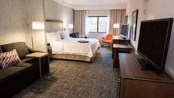 King Suite, cozinha americana | Cofres nos quartos, escrivaninha, espaço de trabalho para notebook