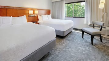 Suite, 1 quarto | Roupa de alta qualidade, secretária, cortinas/cortinados opacos