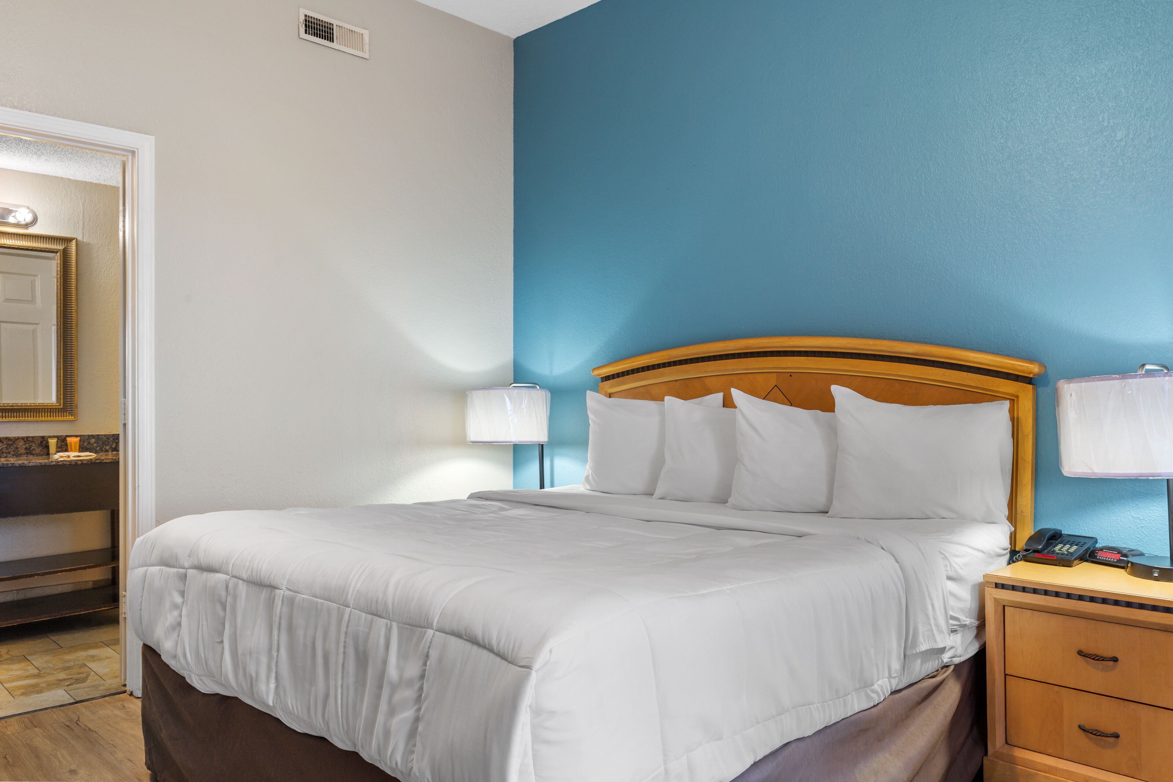 Ocean Crest Inn and Suites Reviews, Deals & Photos 2024 - Expedia