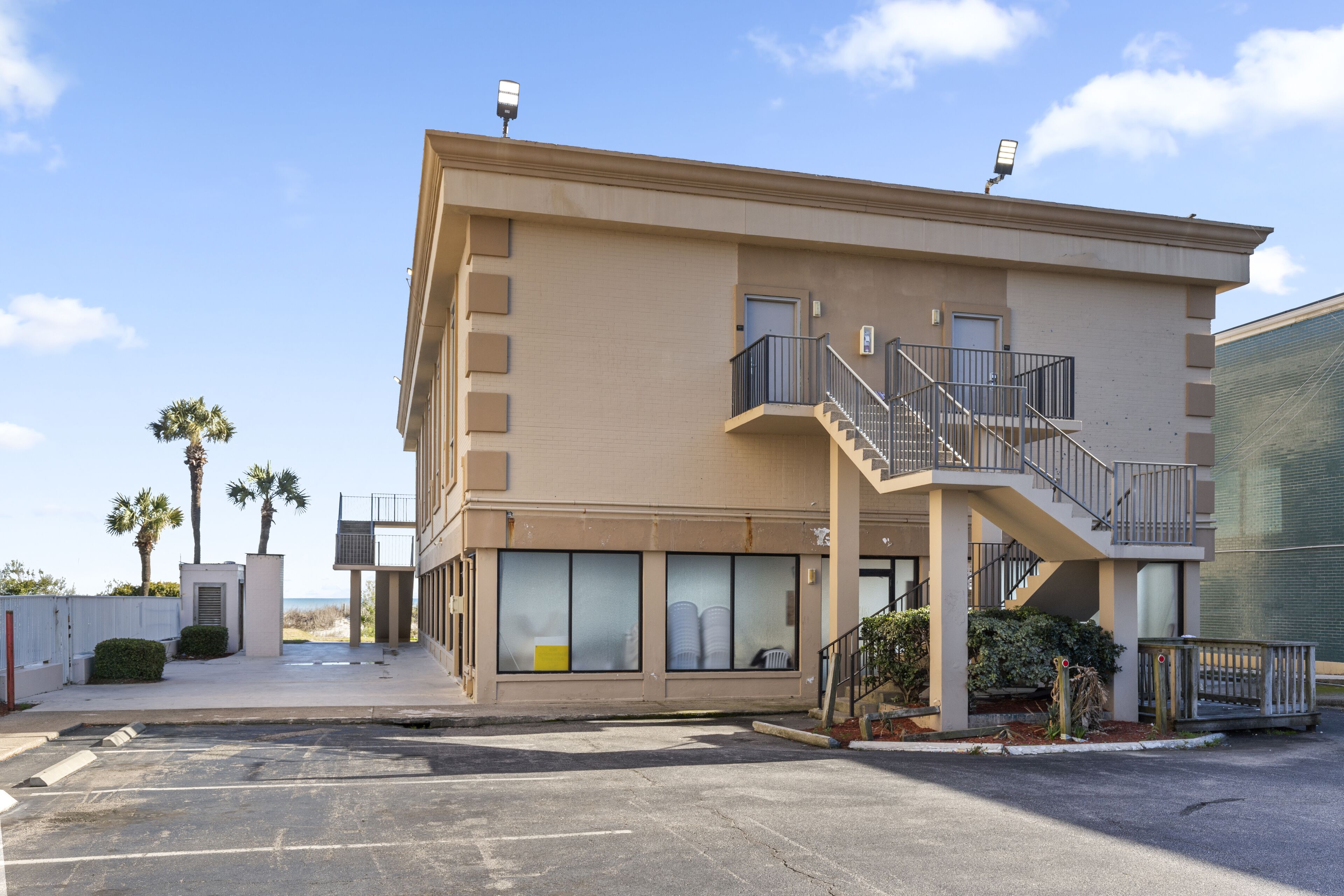 Ocean Crest Inn and Suites Reviews, Deals & Photos 2024 - Expedia