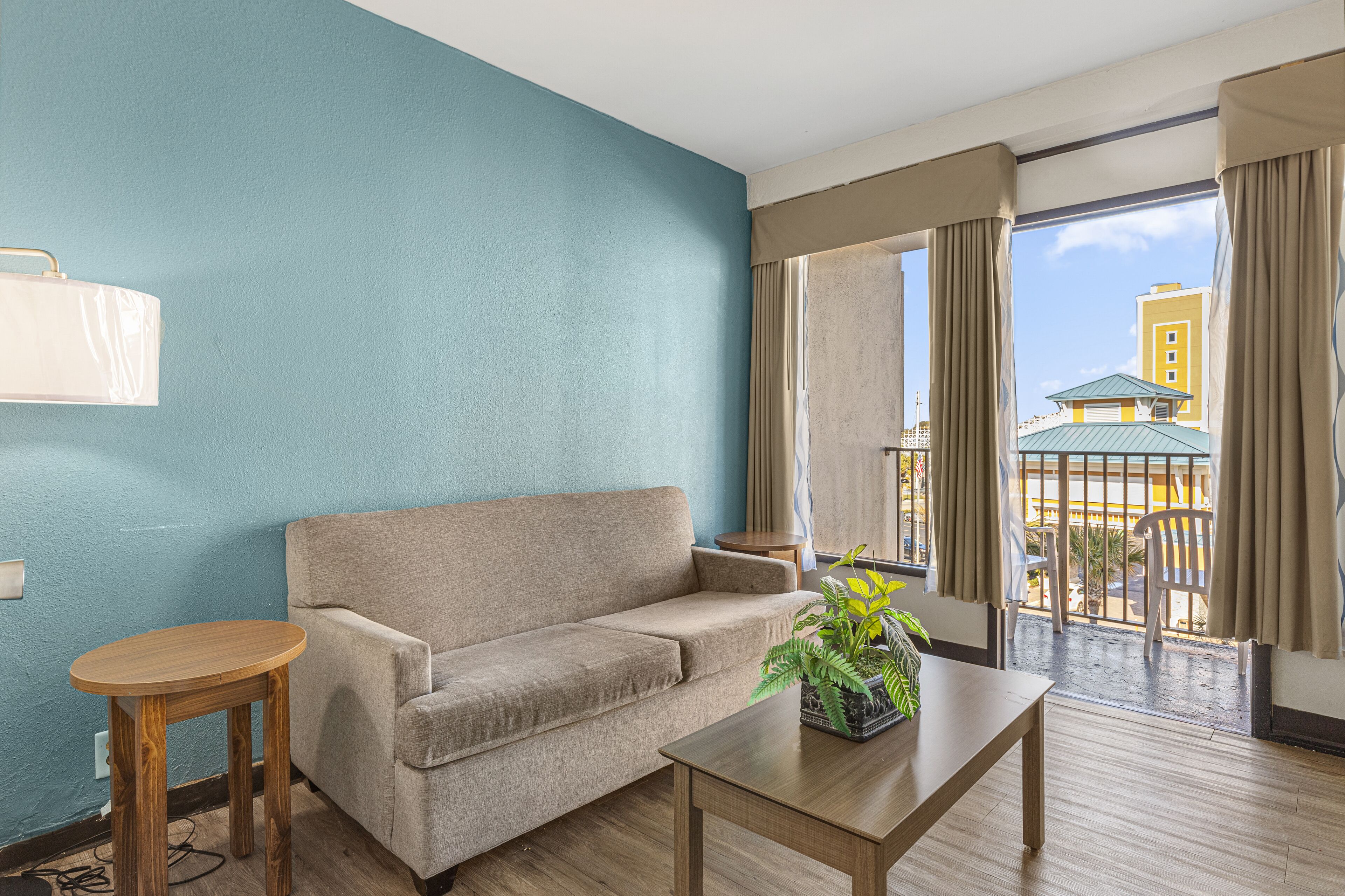 Ocean Crest Inn and Suites Reviews, Deals & Photos 2024 - Expedia