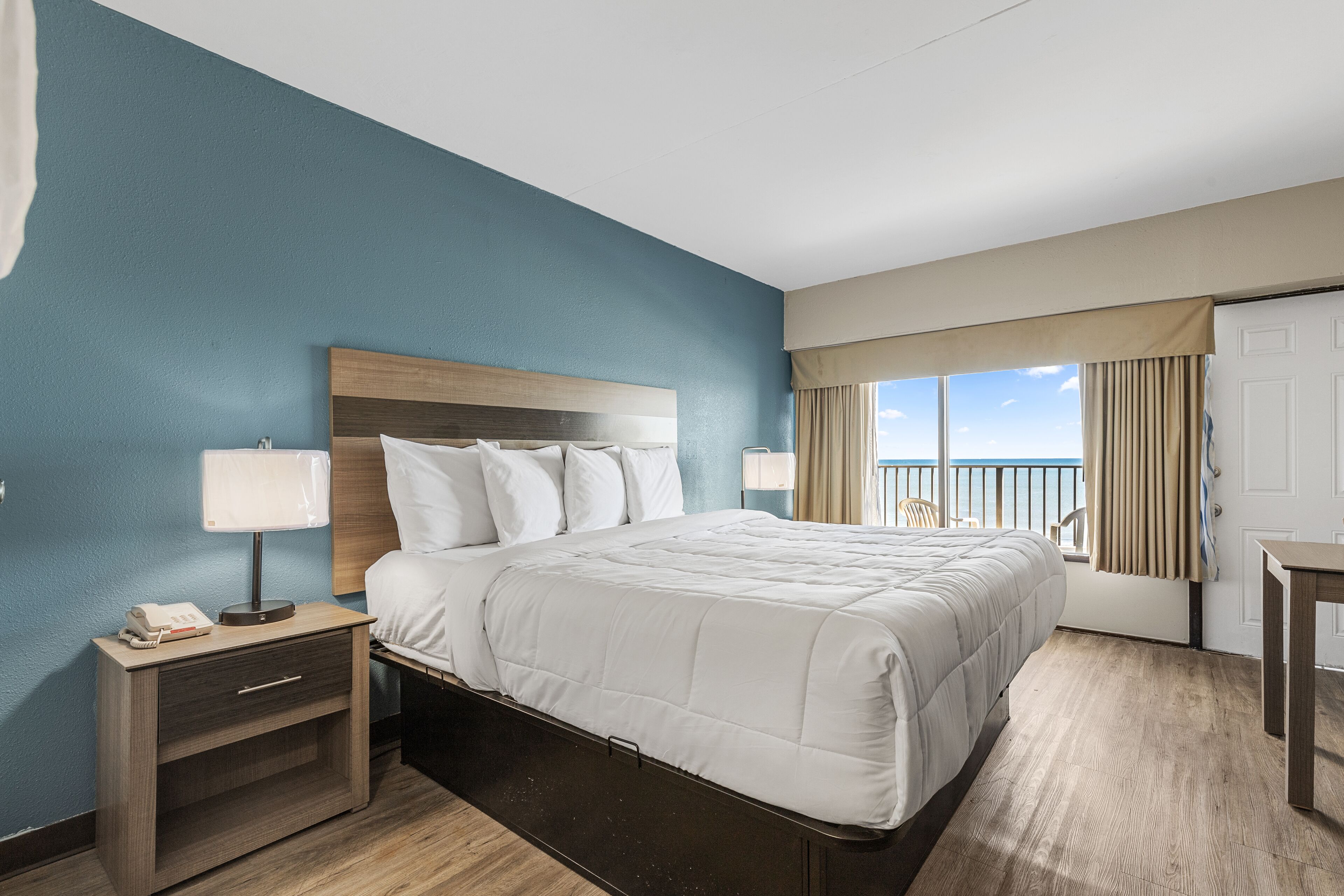 Ocean Crest Inn and Suites Reviews, Deals & Photos 2024 - Expedia