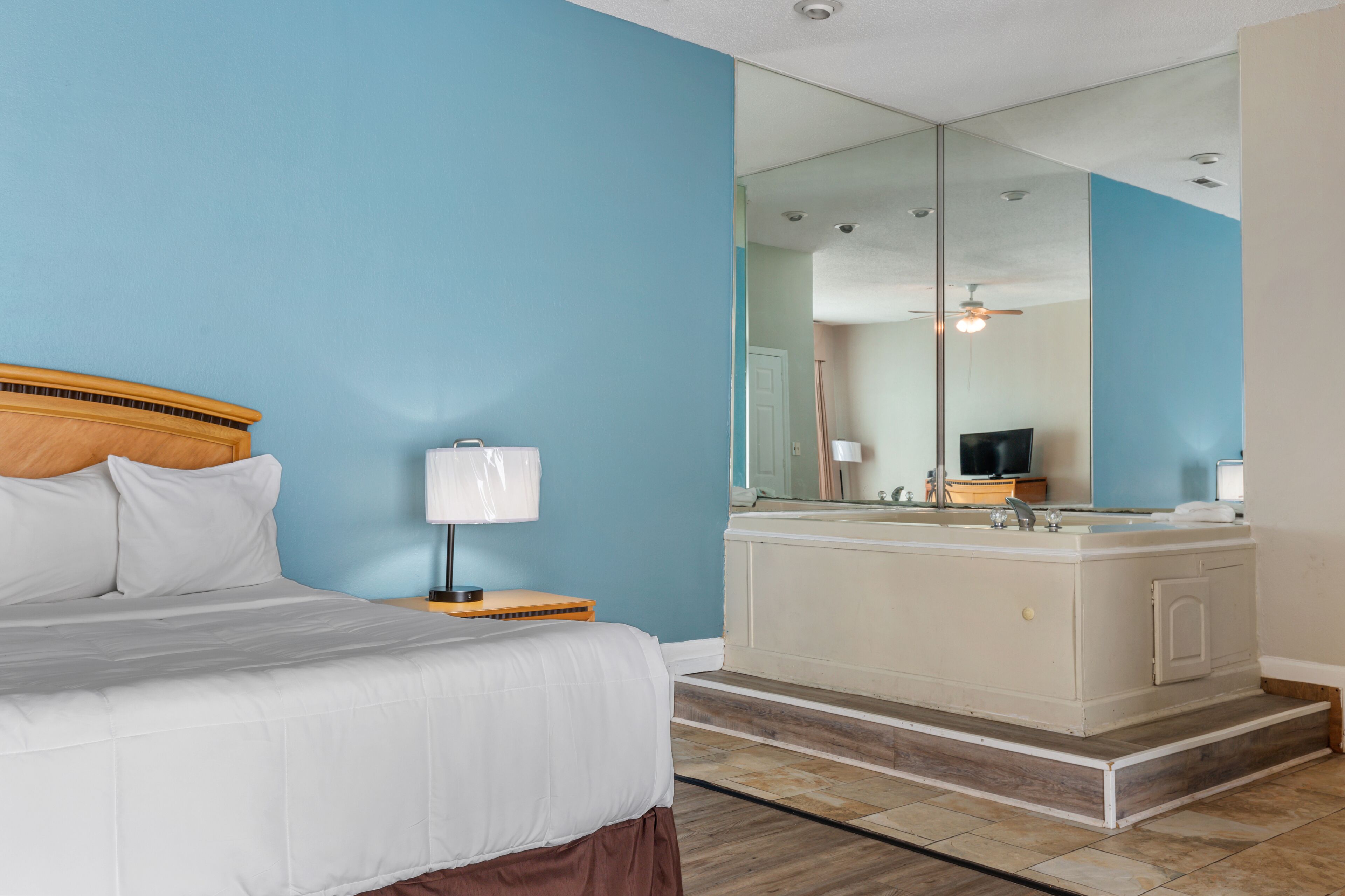 Ocean Crest Inn and Suites Reviews, Deals & Photos 2024 - Expedia