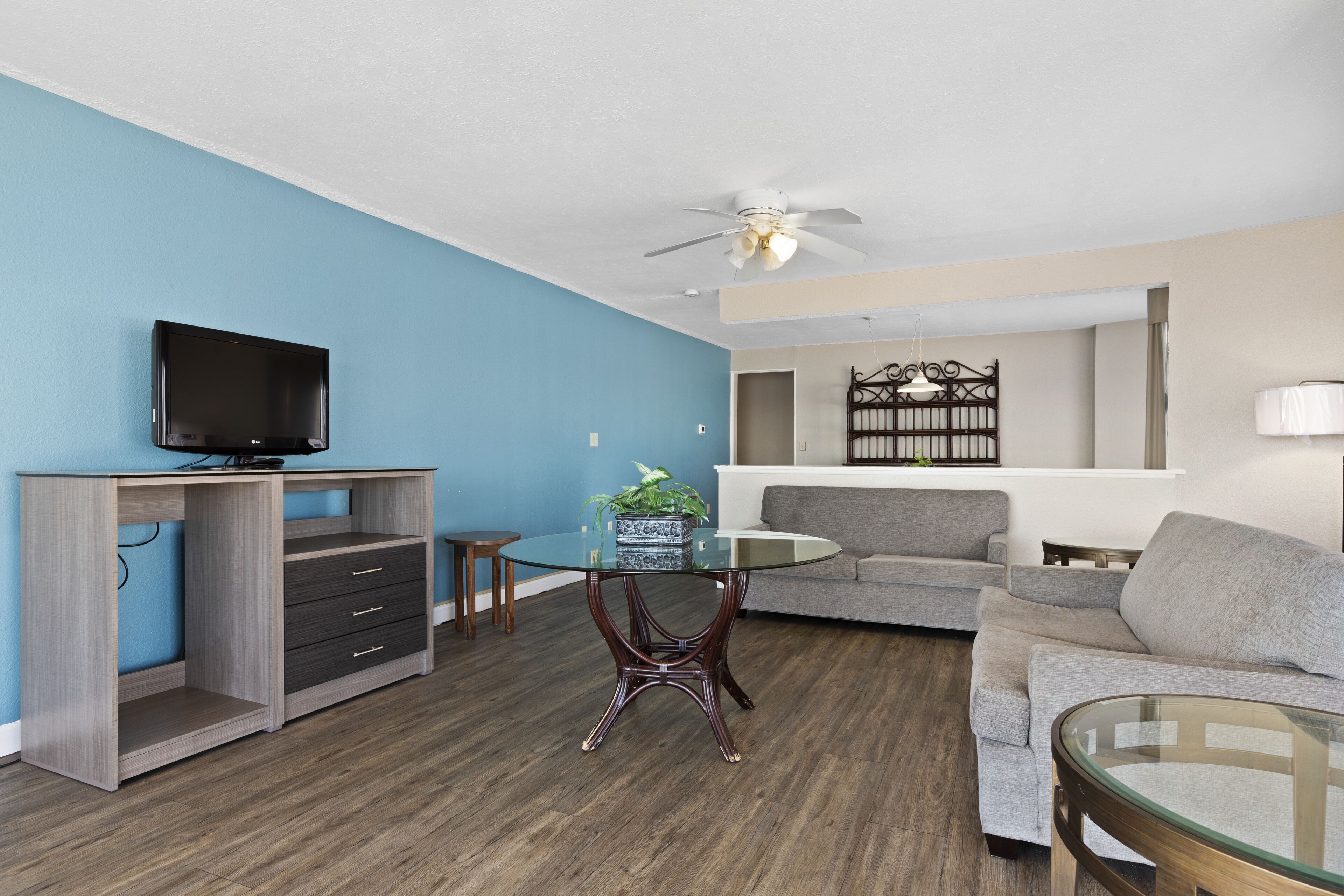 Ocean Crest Inn and Suites Reviews, Deals & Photos 2024 - Expedia