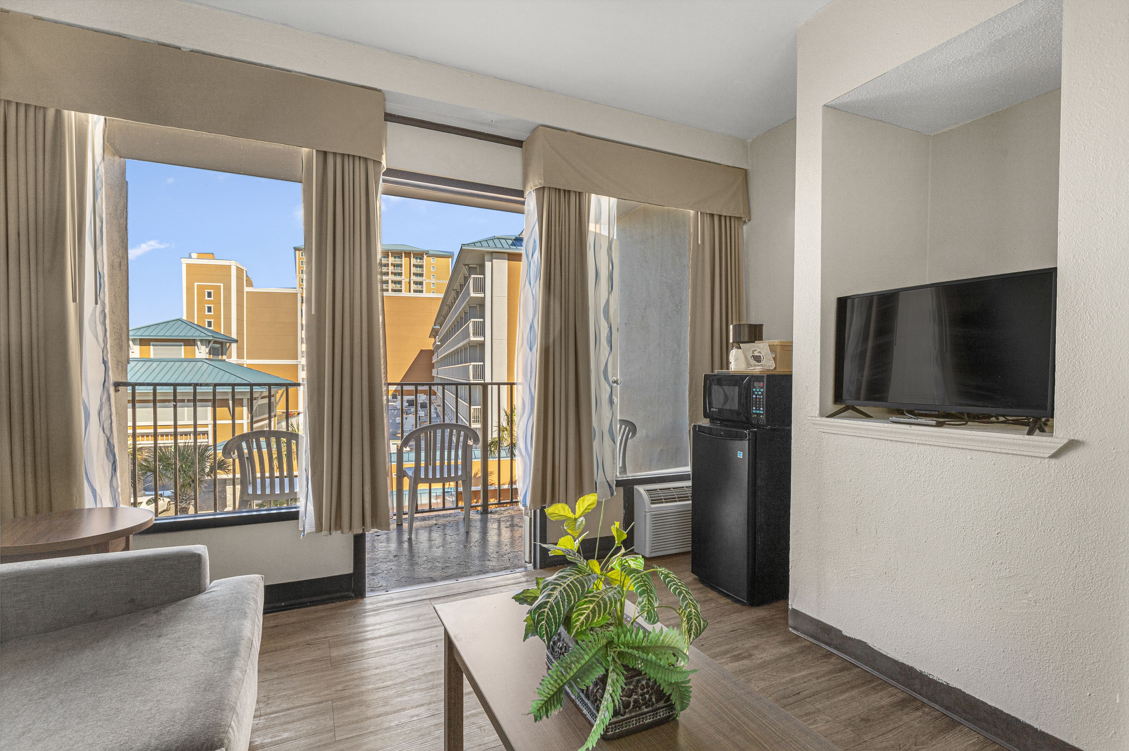 Ocean Crest Inn and Suites Reviews, Deals & Photos 2024 - Expedia