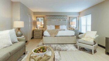 Suíte executiva, 1 cama King | Frigobar, cofres nos quartos, escrivaninha